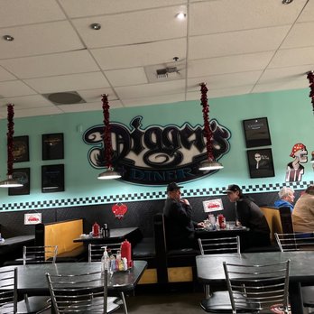 DIGGER’S DINER - BRENTWOOD - 440 Photos & 622 Reviews - 2261 Balfour Rd ...