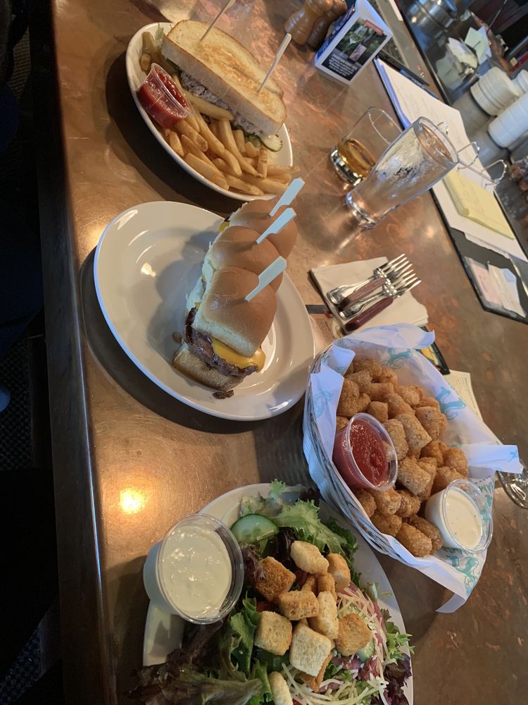 MCMENAMINS BROADWAY PUB - 144 Photos & 202 Reviews - 1504 NE Broadway ...