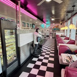 BEEPS DINER - Updated July 2025 - 393 Photos & 497 Reviews - 2597 ...