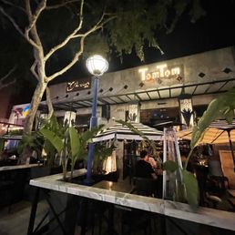 TOM TOM - Updated April 2025 - 1544 Photos & 1148 Reviews - 8932 Santa ...