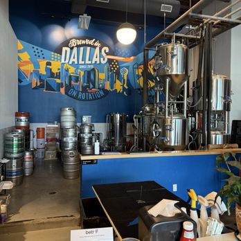 ON ROTATION BREWERY & KITCHEN - Updated July 2025 - 260 Photos & 102 ...