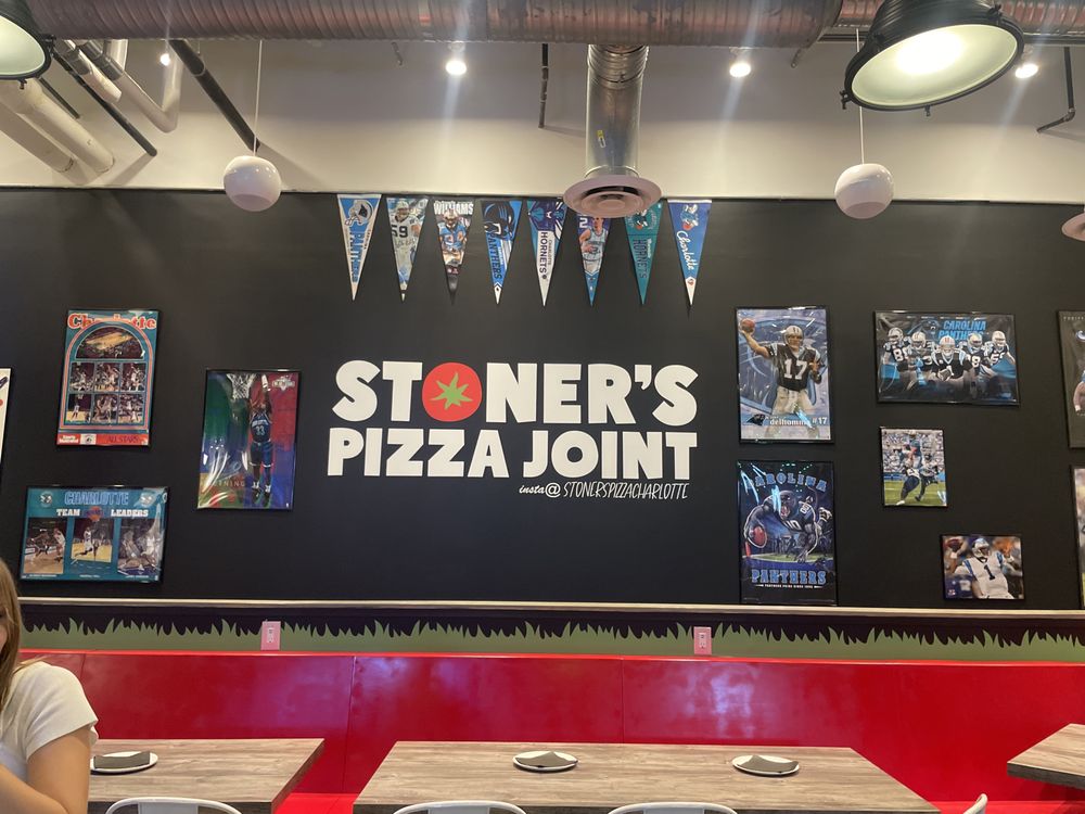 STONER’S PIZZA JOINT - 210 E Trade St, Charlotte, North Carolina ...