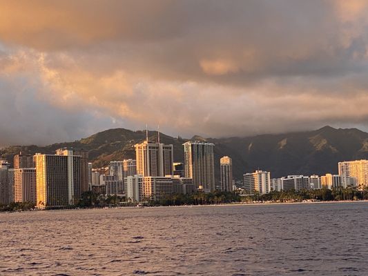 PORT WAIKIKI CRUISES - Updated December 2025 - 112 Photos & 90 Reviews ...