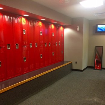 RETRO FITNESS - 105 Photos & 70 Reviews - 100 Commerce Way, Hackensack ...