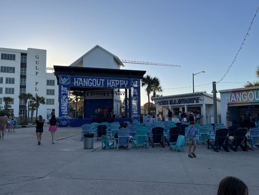 THE HANGOUT - Updated November 2025 - 1290 Photos & 1701 Reviews - 101 ...