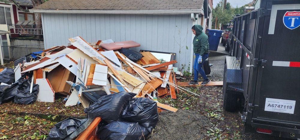 UNIVERSAL JUNK REMOVAL - Updated August 2025 - Request a Quote - 55 Photos - 2403 State Ave NE ...