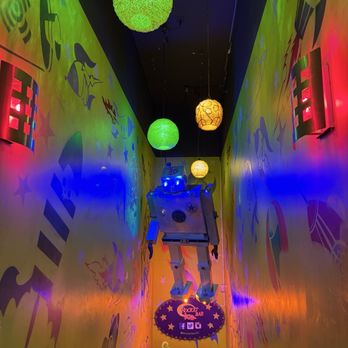 ROCKET BAR - Updated October 2025 - 202 Photos & 501 Reviews - 714 7th ...