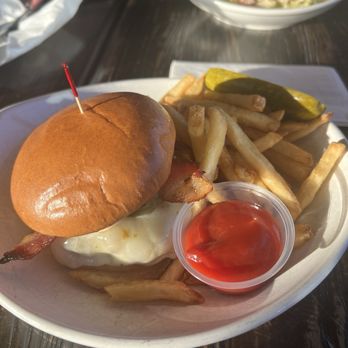 LITTLE PUB - Updated January 2026 - 378 Photos & 190 Reviews - 10 ...