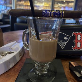 CASTROS CIGAR LOUNGE - Updated November 2024 - 61 Photos & 37 Reviews ...