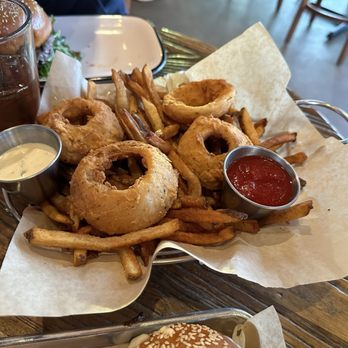 5280 BURGER BAR - Updated July 2025 - 427 Photos & 593 Reviews - 4301 ...