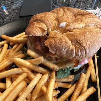 BLUE MOON KITCHEN & BAR - Updated October 2025 - 54 Photos & 52 Reviews ...