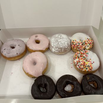 TRACKSIDE DONUTS - Updated November 2025 - 269 Reviews & 198 Photos ...