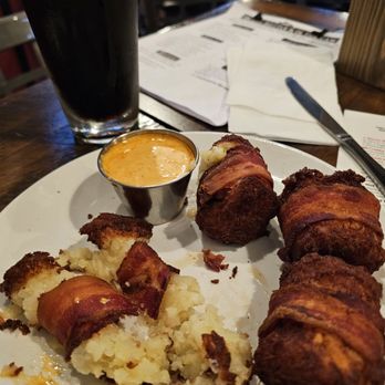 ROWLEY INN - Updated December 2024 - 740 Photos & 494 Reviews - 1104 ...