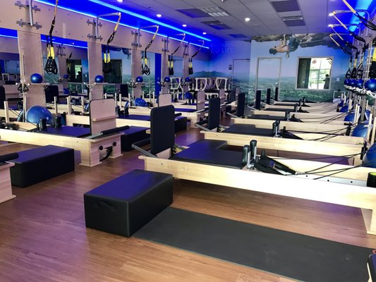 CLUB PILATES - Updated December 2025 - 19 Photos & 16 Reviews - 1221 ...
