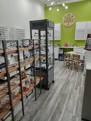 FAMILY TREE EYE CARE - Updated October 2025 - 10 Photos & 28 Reviews ...