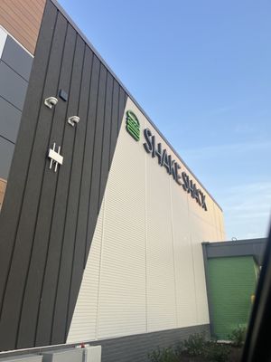 SHAKE SHACK WARWICK - Updated December 2025 - 41 Photos & 26 Reviews ...