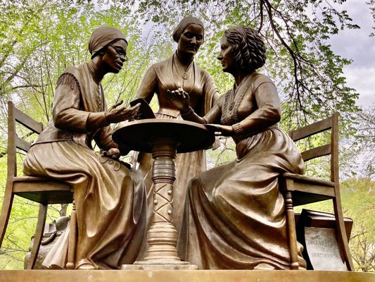 THE MALL & LITERARY WALK - Updated December 2025 - 39 Photos ...