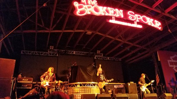 BROKEN SPOKE SALOON - Updated August 2025 - 90 Photos & 11 Reviews ...