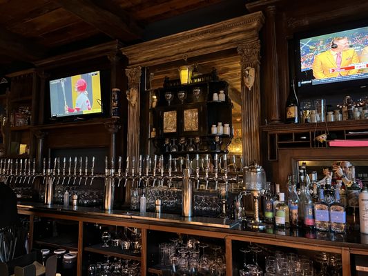 THE SOVEREIGN - Updated January 2026 - 758 Photos & 597 Reviews - 1206 ...