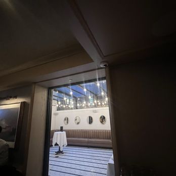 MERRION ROW HOTEL AND PUBLIC HOUSE - Updated March 2025 - 130 Photos ...