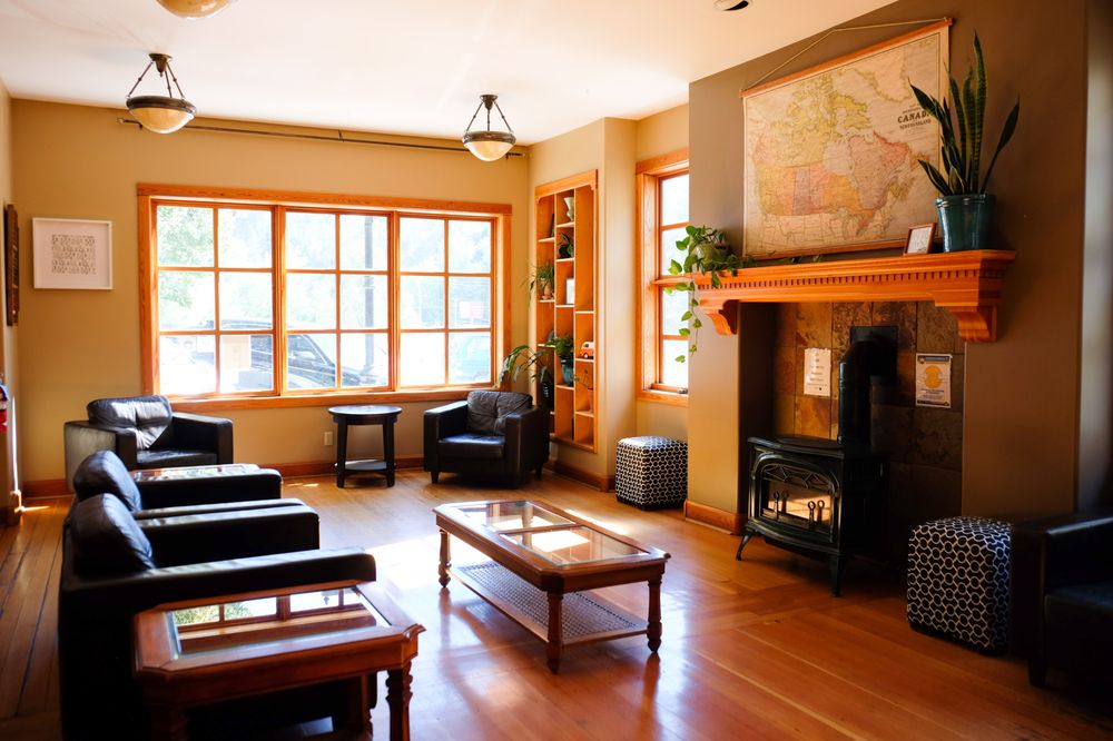 DANCING BEAR INN - Updated December 2024 - 17 Photos - 171 Baker Street ...