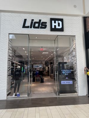 LIDS HD - Updated November 2025 - 239 Los Cerritos Ctr, Cerritos ...