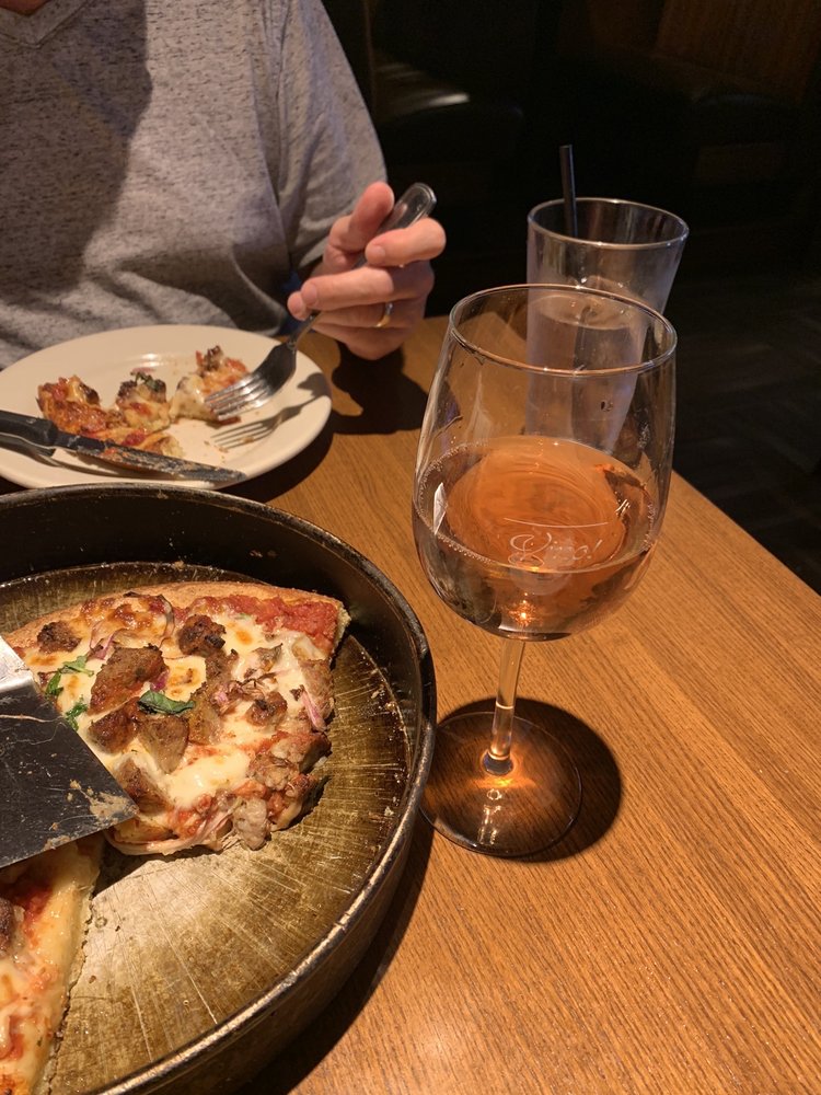 OLD CHICAGO PIZZA + TAPROOM - Updated June 2024 - 52 Photos & 200 ...