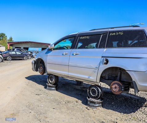 B & R AUTO WRECKING - Updated June 2024 - 65 Photos & 19 Reviews - 3065 ...