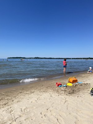 CRYSTAL BEACH - Updated December 2025 - 16 Photos - 4155 Erie Rd, Fort ...