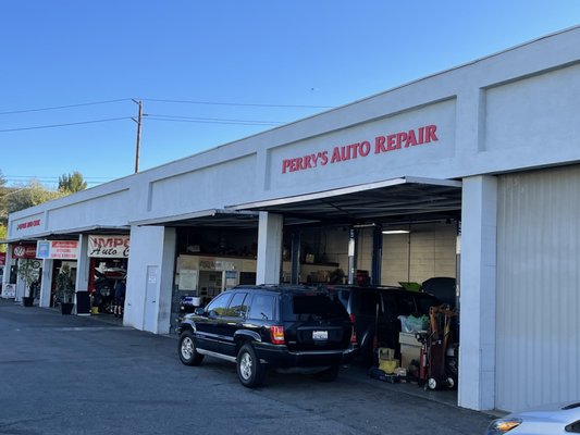 PERRY’S AUTO REPAIR - Updated July 2025 - 16 Photos & 26 Reviews - 3221 ...