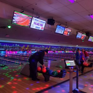 COUNTRY CLUB LANES - 230 Photos & 295 Reviews - 2600 Watt Ave ...