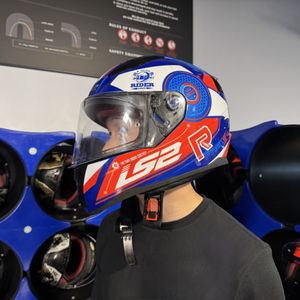 IFLY INDOOR SKYDIVING - EDISON - Updated August 2025 - 11 Photos - 997 ...