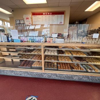 CHUCK’S DONUT SHOP - Updated May 2024 - 367 Photos & 590 Reviews - 5335 ...