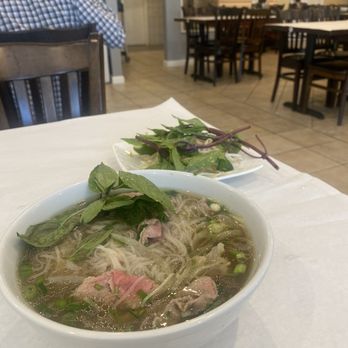 PHO QUEEN - Updated June 2024 - 94 Photos & 98 Reviews - 1807 Santa ...