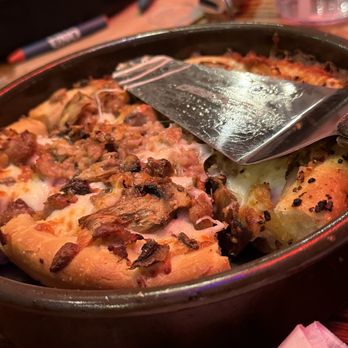 UNO PIZZERIA & GRILL - Updated December 2025 - 136 Photos & 140 Reviews ...