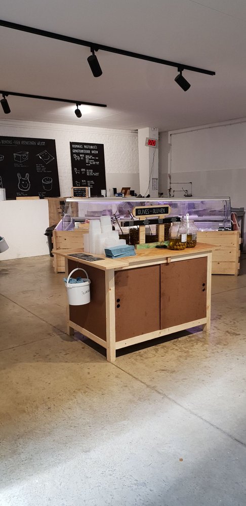 THE BARN BIO MARKET - Updated November 2024 - Place Saint-Pierre 38 ...