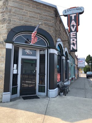 LANDMARK TAVERN - Updated December 2025 - 10 Photos & 12 Reviews - 313 ...