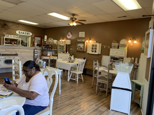 MEL’S SWEET TREATS - 18 Photos & 19 Reviews - 401 14th St SE, Decatur ...