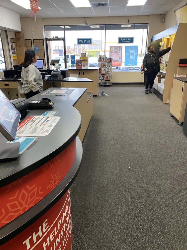 THE UPS STORE - 16 Photos & 73 Reviews - 2303 N 44th St, Phoenix, AZ - Yelp