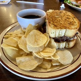 PINE SQUIRREL - Updated October 2025 - 126 Photos & 159 Reviews - 1600 ...