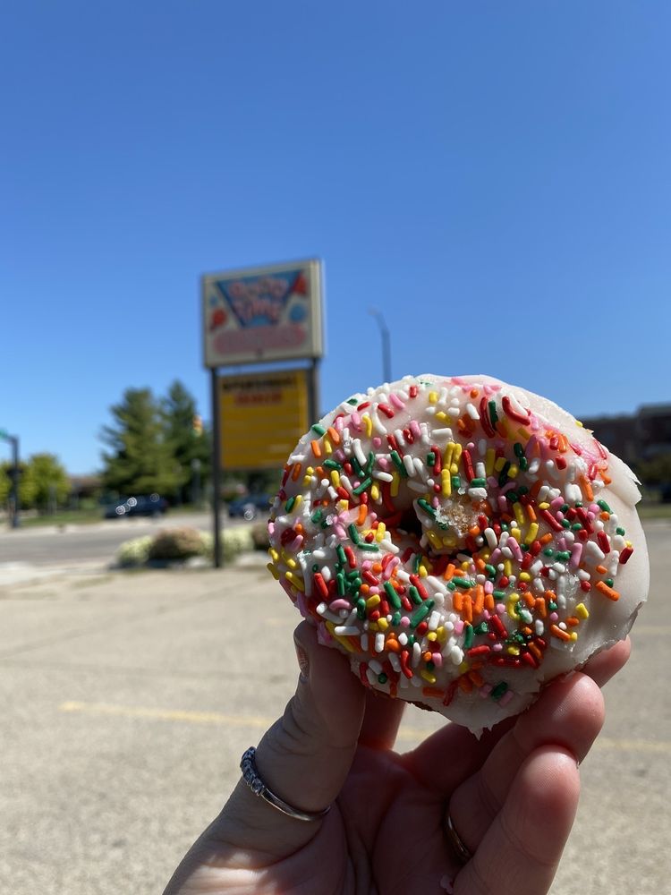 GOOD TIME DONUTS - Updated August 2024 - 31 Reviews - 214 E 8th St ...