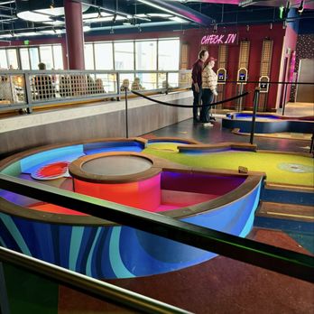 PUTTSHACK - EDINA - Updated December 2025 - 237 Photos & 69 Reviews ...