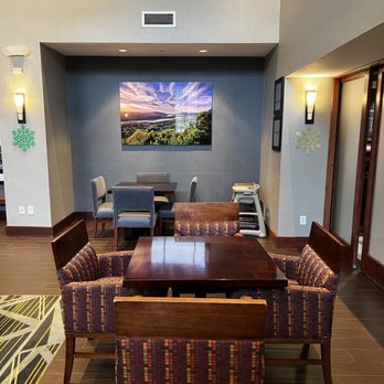 HAMPTON INN & SUITES POUGHKEEPSIE - Updated August 2025 - 183 Photos ...