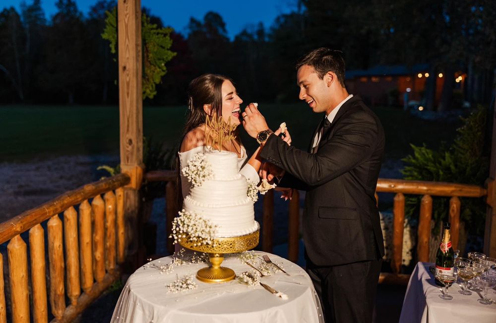 SHINDIGZ ON THE RIVER - Updated January 2026 - 99 Photos - 3748 Co Rd ...