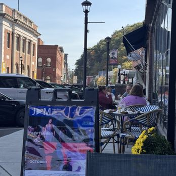 TUCKERBOX - Updated January 2026 - 346 Photos & 517 Reviews - 1 S Main ...