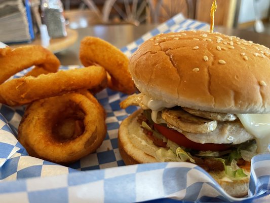 BLUEBIRD INN - Updated November 2025 - 15 Photos & 16 Reviews - 121 E ...