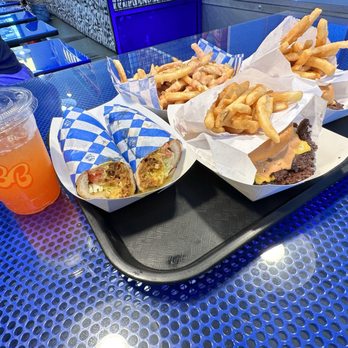 BURGER BODEGA - Updated May 2024 - 658 Photos & 366 Reviews - 4520 ...