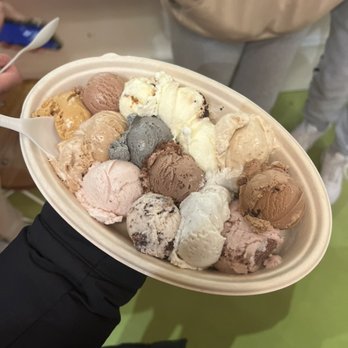 MOLLY MOON’S HOMEMADE ICE CREAM - Updated April 2025 - 776 Photos ...