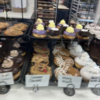 DG DOUGHNUTS - Updated April 2025 - 1414 Photos & 477 Reviews - 29 W ...