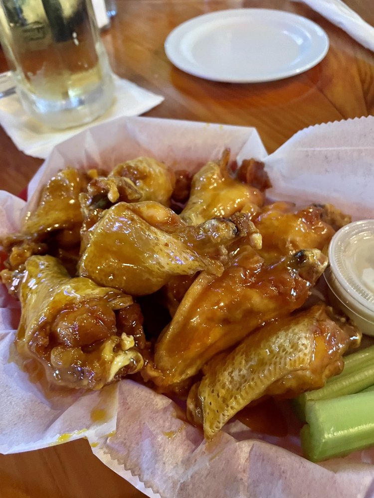 LUNKER’S SPORTS GRILL - Updated December 2025 - 70 Reviews - 4825 US ...